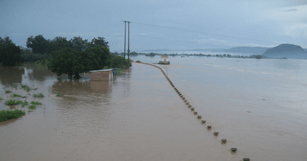 Lũ trên các sông từ Quảng Ngãi đến Phú Yên đang xuống