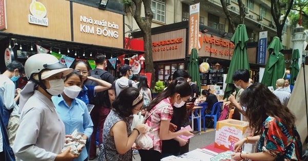 TP. Hồ Chí Minh: Hoạt động “Đổi pin lấy cây” cùng lan tỏa ý thức bảo vệ ...